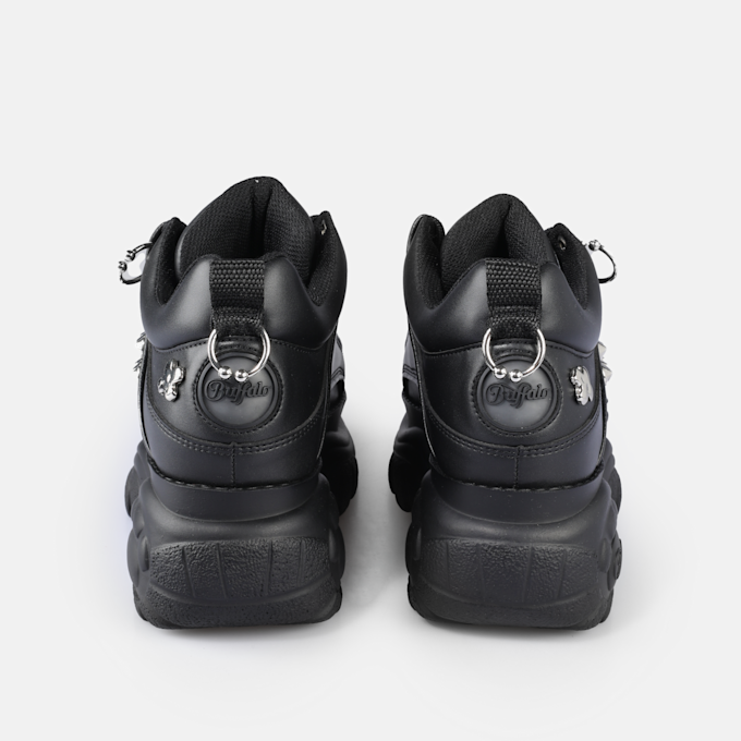 Buy Buffalo Classic Low Punk in black in the BUFFALO® Shop